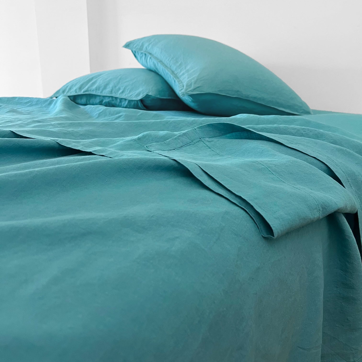 Aubergine Queen Linen Flat Sheet 99"x108"